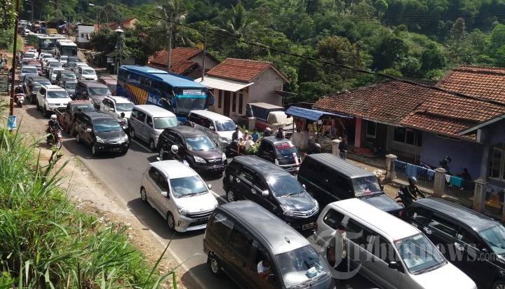 Arus Balik Mudik Memacetkan Jalur Nagreg, Foto 1 #1707084 - TribunNews.com