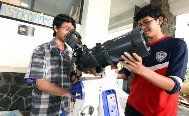Astronomi ITB Siapkan Teleskop untuk Observasi Gerhana Matahari, Foto 3 ...