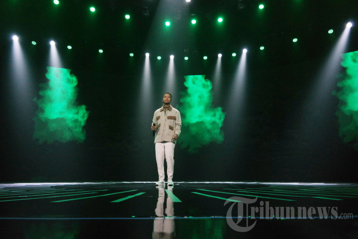 Azis Tampil dalam Babak Final Showcase 1 Indonesian Idol XII, Foto 1 ...