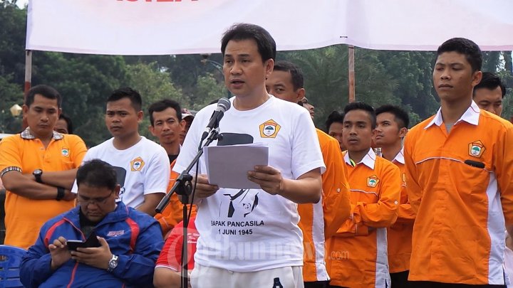 Aziz Syamsuddin Baca Pidato Bung Karno, Foto 5 #1656210 - TribunNews.com