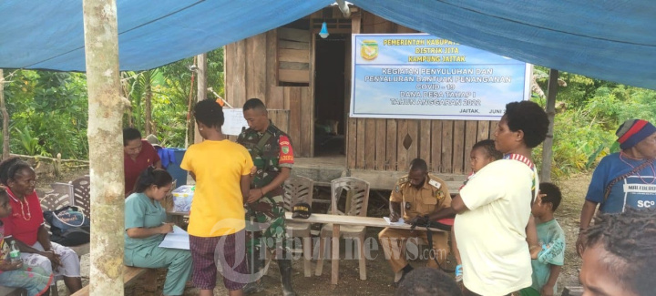 Babinsa Koramil 1710-06/Agimuga Memeriksa Kesehatan Ibu dan Balita ...