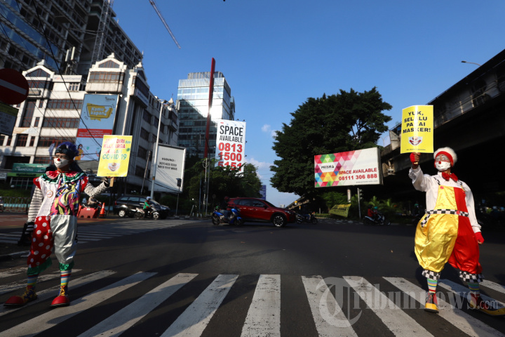 Badut Ajak Masyarakat Bermasker di Jakarta, Foto 11 #1887912 ...