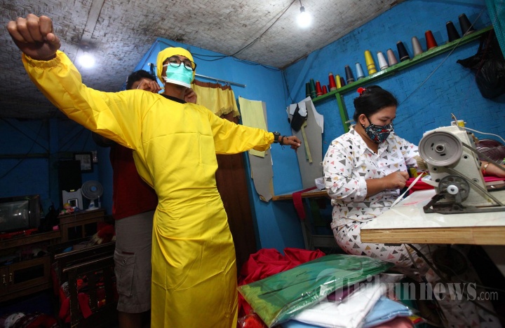 Baju Hazmat Warna Warni Produksi UMKM Explore Store Project BDG, Foto 1 ...