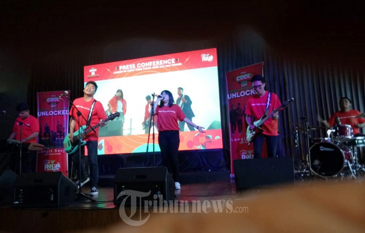 Band Langit Senja Luncurkan Music Video Mimpi dan Matahari, Foto 7 ...