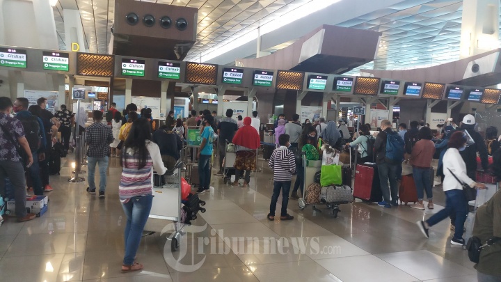 Bandara Soetta Padat Calon Penumpang Liburan Nataru, Foto 9 #1868867 - TribunNews.com