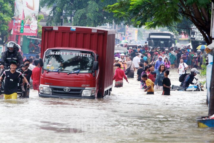 Banjir di Perumahan Ciledug Indah, Foto 5 #1537672 - TribunNews.com