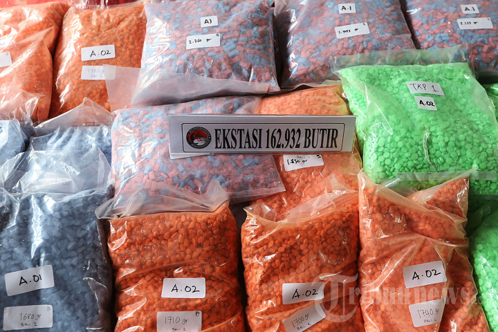 Bareskrim Polri Ungkap Peredaran Narkoba Antar Provinsi, Foto 5 #1970373 - TribunNews.com