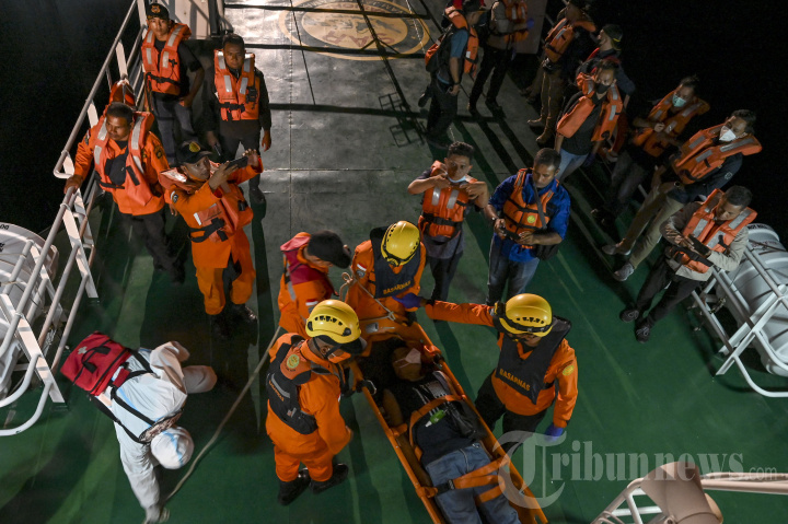 Basarnas Evakuasi Pelaut Filipina yang Sakit dari Kapal Kargo, Foto 6 #1924581 - TribunNews.com