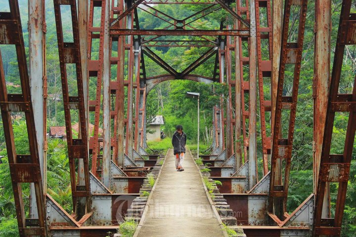 Bekas Jembatan Rel Kereta Api Jalur Bandung-Ciwidey, Foto 4 #1641027 ...