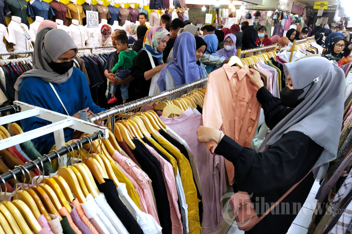 Belanja Kebutuhan Lebaran di Pasar Baru Bandung, Foto 8 #1963504 - TribunNews.com