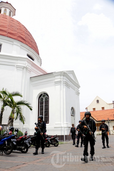 Brimob Polrestabes Semarang dan Brimob Simongan Amankan Nataru, Foto 10 #1827361 - TribunNews.com