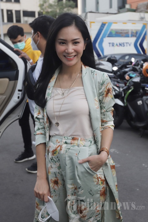 Bunga Zainal Geram Disebut Mirip Artis Film Panas, Foto 4 #1856230 - TribunNews.com