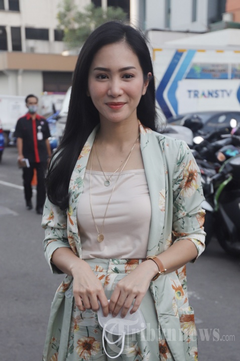 Bunga Zainal Geram Disebut Mirip Artis Film Panas, Foto 5 #1856231 - TribunNews.com