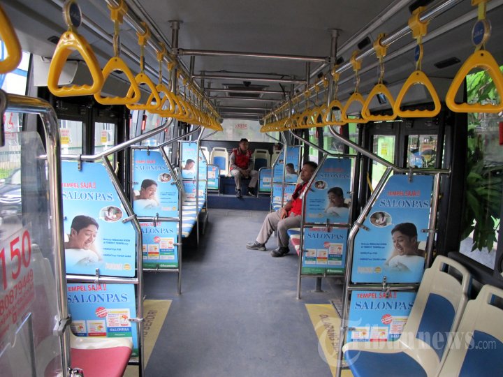 Bus Feeder Transjakarta Stasiun Palmerah-Halte Slipi Petamburan, Foto 1 ...