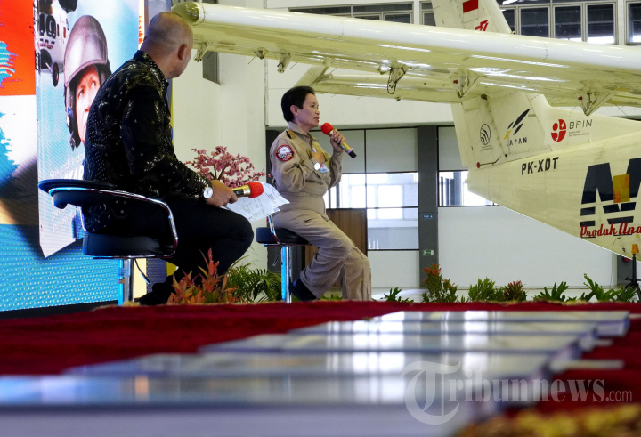 Test Pilot Wanita PTDI Captain Esther Gayatri Luncurkan Buku, Foto 2 ...