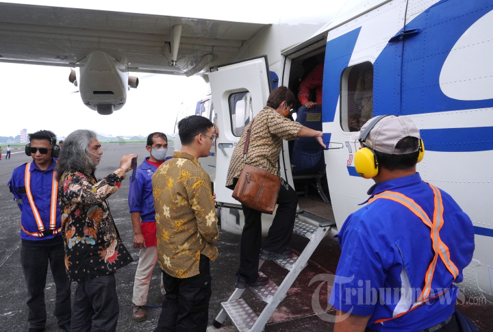 Test Pilot Wanita PTDI Captain Esther Gayatri Luncurkan Buku, Foto 5 ...