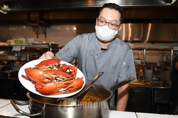 Chef Jimmy Irawan Menyajikan Kepiting Rempah, Foto 1 #1919165 ...