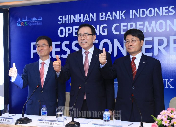 Cho Yong Byong Luncurkan Bank Shinhan di Indonesia, Foto 1 #1652920 ...