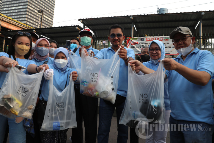 Cinta Laura Kampanye Cinta Lingkungan di Citayam Fashion Week, Foto 3 #1931877 - TribunNews.com