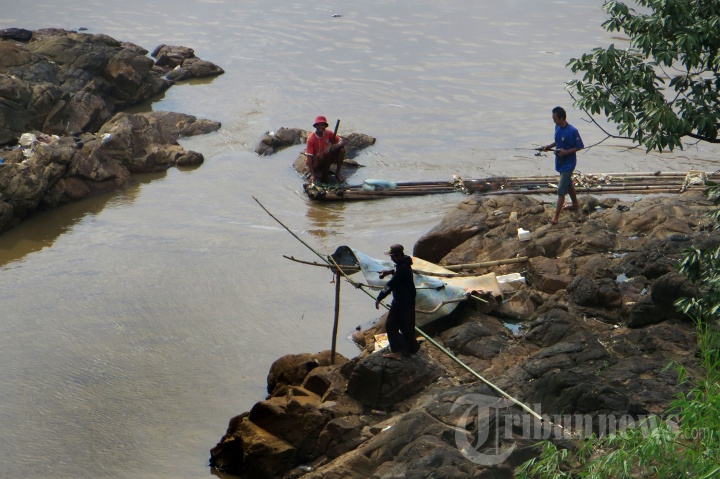 Curug Jompong Tempatnya Para Pemancing di Sungai Citarum, Foto 4 ...