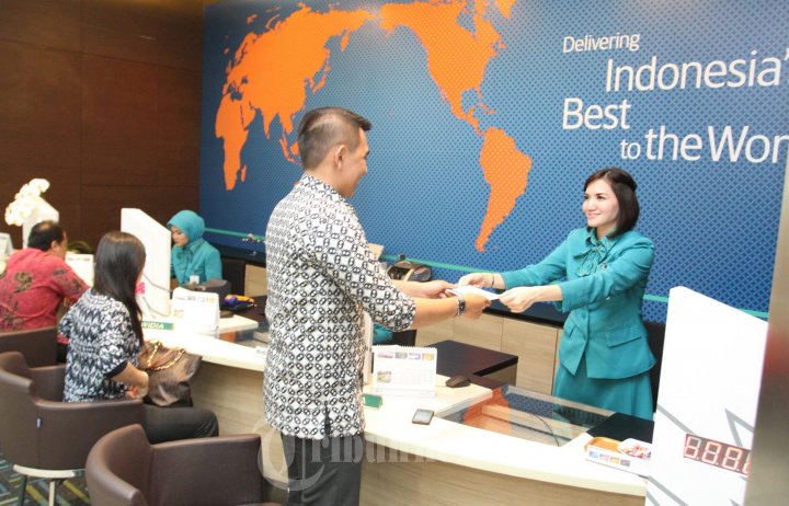 Customer Service Garuda Sales Office, Foto 2 #1640616 - TribunNews.com