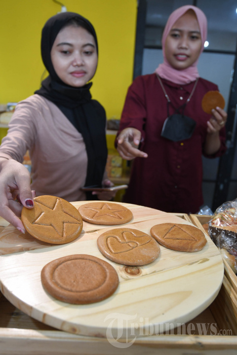 Dalgona Candy yang Viral di Squid Game Hadir di Surabaya, Foto 17 ...