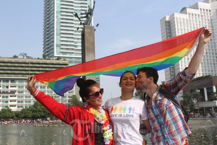 Demo Komunitas LGBT, Foto 10 #1596855 - TribunNews.com