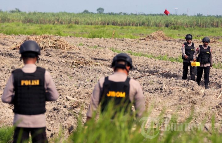 Densus 88 Musnahkan Dua Rangkaian Bom Rakitan Milik Teroris, Foto 5 ...