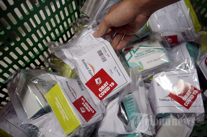 Distribusi Paket Obat Gratis untuk Pasien Covid-19 Isolasi Mandiri ...