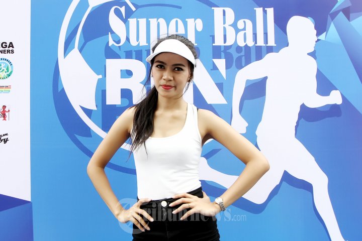 DJ Ara Tesla Hibur Peserta Lari Super Ball Run, Foto 13 #1628731 ...
