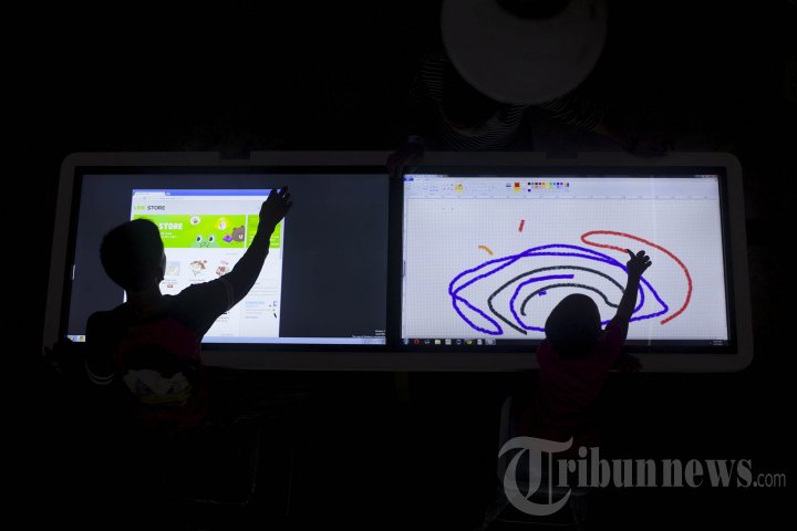 Edukasi Konsumen di Loop Station, Foto 2 #1514682 - TribunNews.com