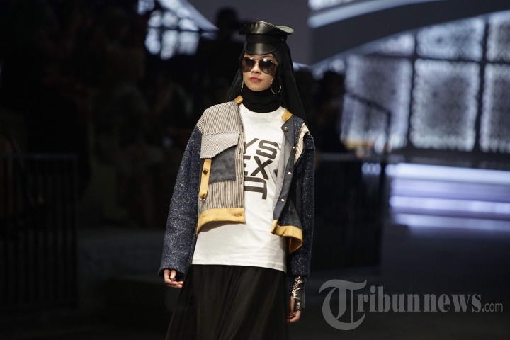 Fashion Show Busana Muslim Indonesia Karya 77 Desainer, Foto 1 #1822592 ...