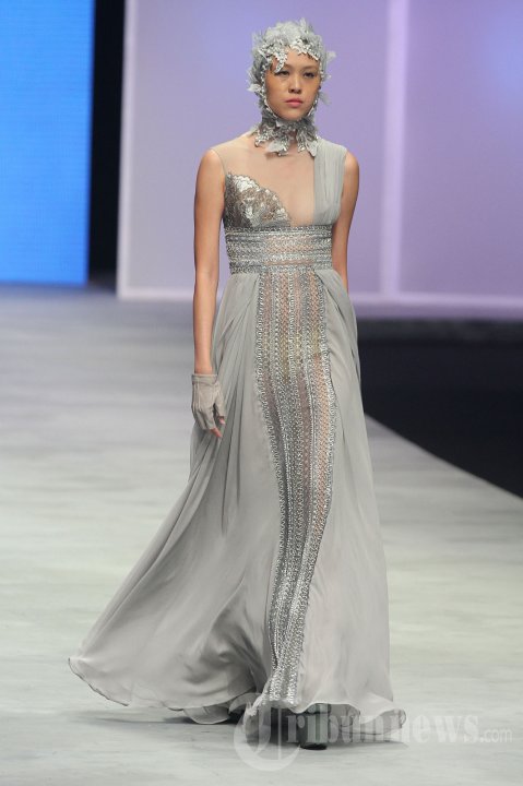 Fashion Show Karya Ivan Gunawan, Foto 3 #1554362 - TribunNews.com