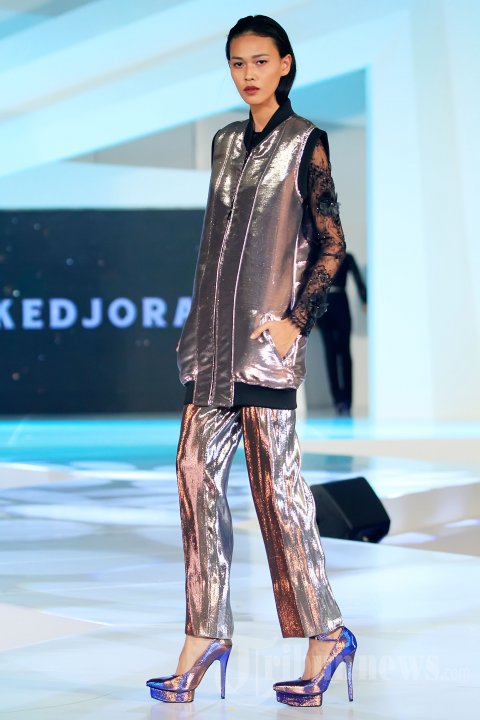 Fashion Show Karya Ivan Gunawan, Foto 2 #1615927 - TribunNews.com