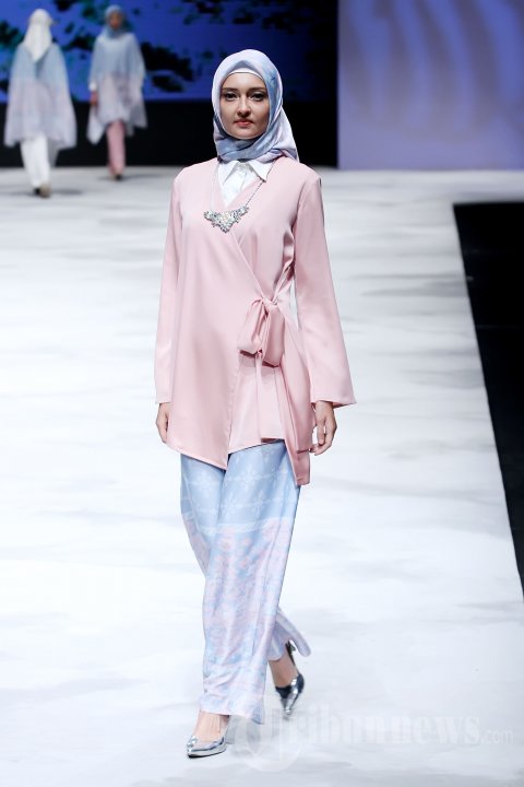Fashion Show Karya Ria Miranda, Foto 9 #1642581 - TribunNews.com