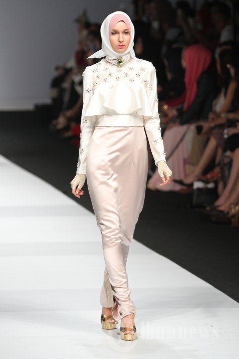 Fashion Show Koleksi Norma Hauri di JFW 2015, Foto 1 #1398281 ...