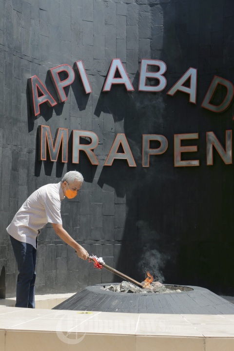 Ganjar Kembali Nyalakan Api Abadi Mrapen, Foto 6 #1881204 - TribunNews.com