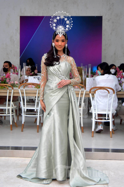 Gaun Pengantin Simpel Modern Karya Desainer Catherine Wong, Foto 2 #1937213 - TribunNews.com