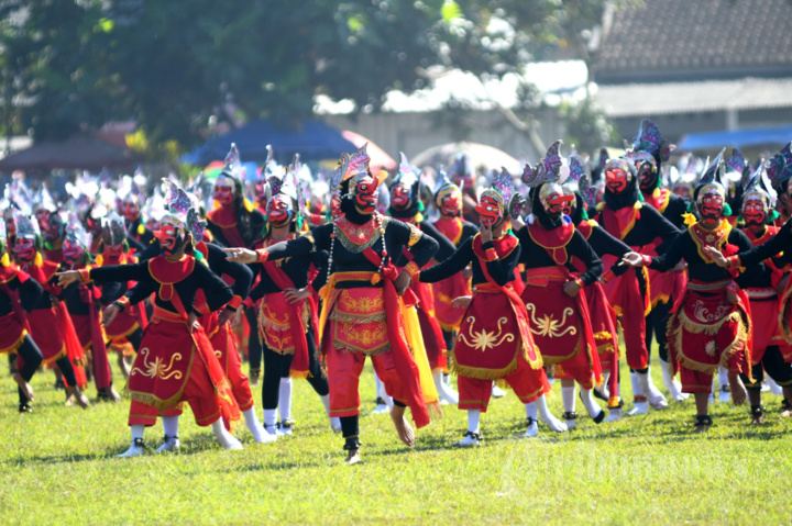 Gebyar Tari Topeng Bapang Malangan Diikuti 2.023 Siswa, Foto 2 #1966084 ...