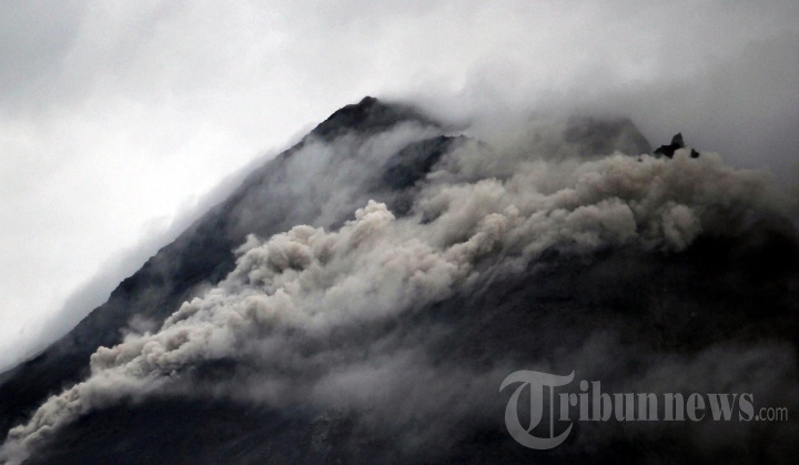 Guguran Awan Panas dan Lava Pijar Gunung Merapi, Foto 12 #1875972 - TribunNews.com