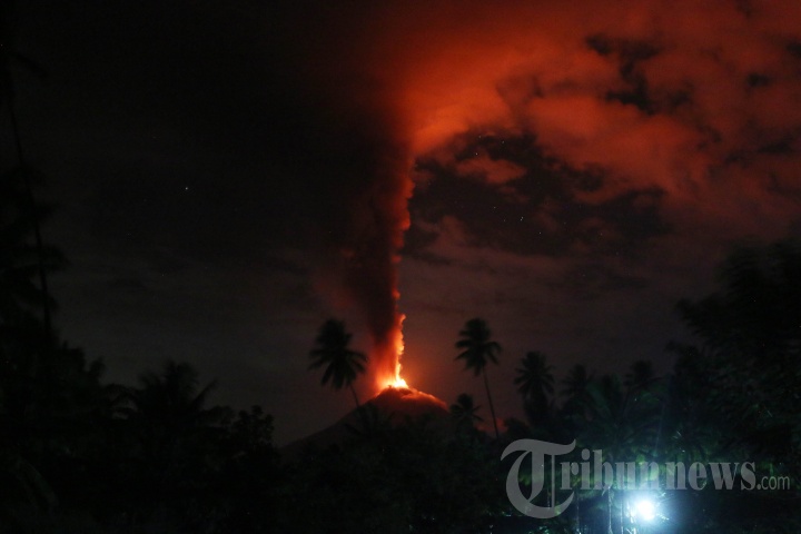 Gunung Soputan Meletus, Foto 3 #1772051 - TribunNews.com