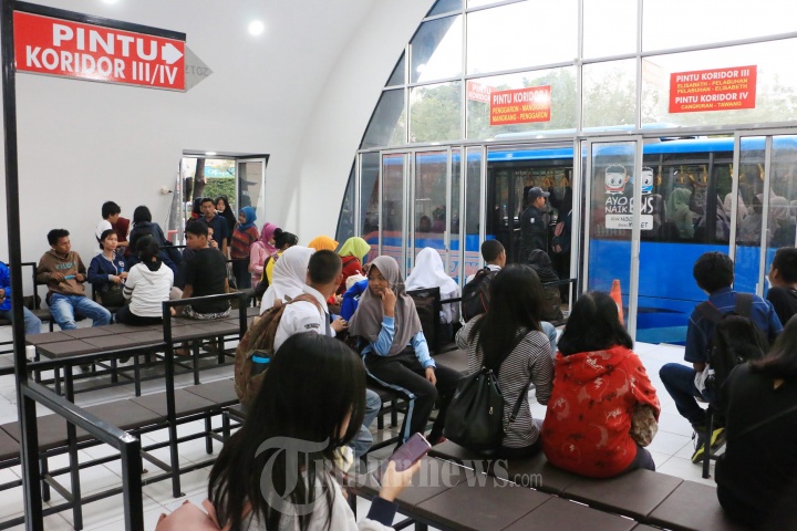 Halte BRT Simpang Lima Semarang, Foto 1 #1770371 - TribunNews.com