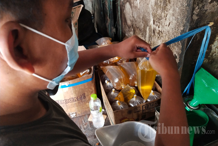 Harga Minyak Goreng Curah di Kota Bandung Masih Tinggi, Foto 3 #1905907 - TribunNews.com