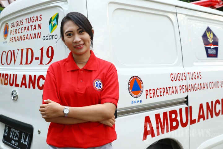 Ika Dewi Maharani Sopir Ambulans Perempuan untuk Pasien Covid-19, Foto 2 #1841516 - TribunNews.com