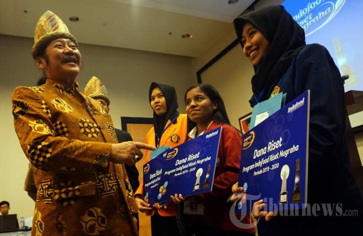 INDOFOOD Memberi Beasiswa Pada 63 Mahasiswa, Foto 2 #1813408 ...