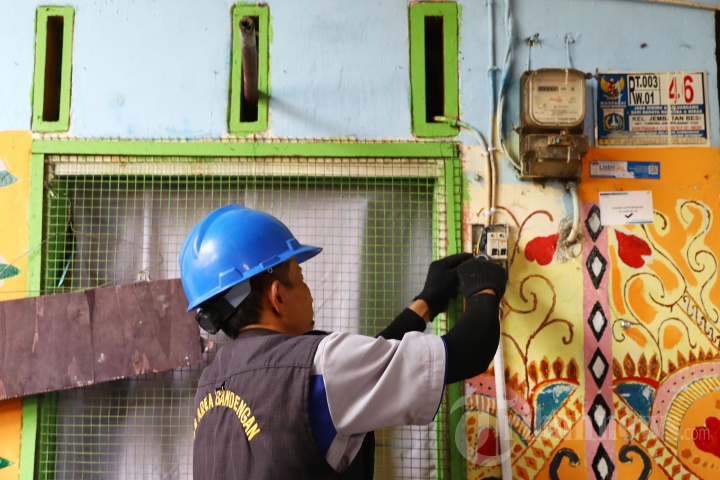 Inspeksi Instalasi Listrik Rumah Tangga, Foto 1 #1810403 - TribunNews.com