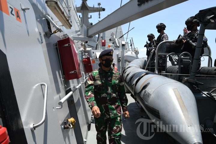 Inspeksi Kapal Perang Jelang Sertijab Pangkoarmada II, Foto 4 #1860519 ...