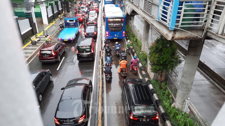 Jalan Mampang Prapatan Jakarta Macet Usai Hujan, Foto 1 #1875333 ...