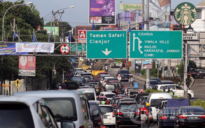 Jalan Menuju Puncak Macet, Foto 4 #1854872 - TribunNews.com