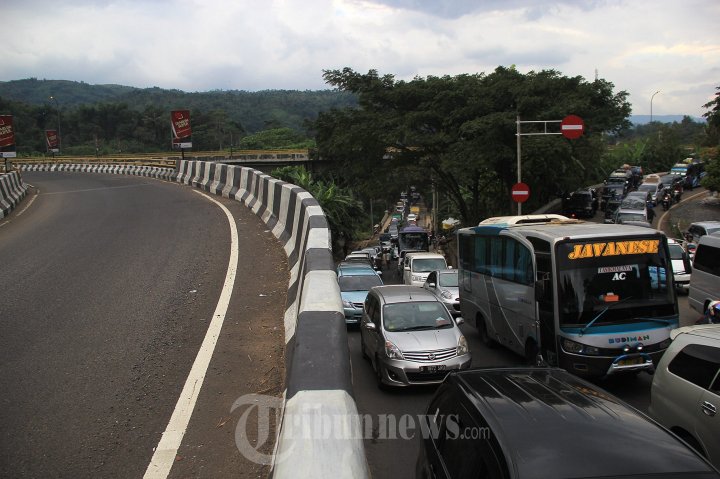 Jalur Mudik Lebaran Nagreg Macet, Foto 1 #1659590 - TribunNews.com
